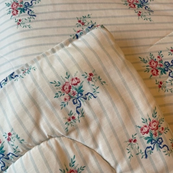 Vintage | Bedding | Vintage Quilt Comforter Stripes Ribbons Bow Boho ...